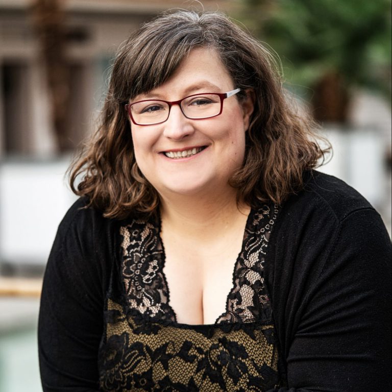 "Nixe & Meer" - Minitorte mit Mascarponecreme und Mandelbiskuit